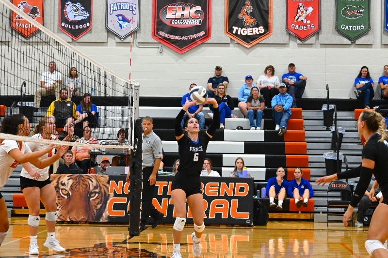 Pierce Public Schools - Lady Jays Volleyball